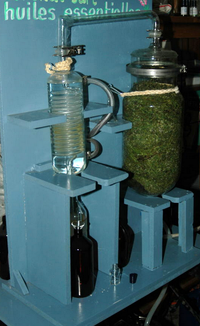 HUILES ESSENTIELLES (production & vente) - L0463