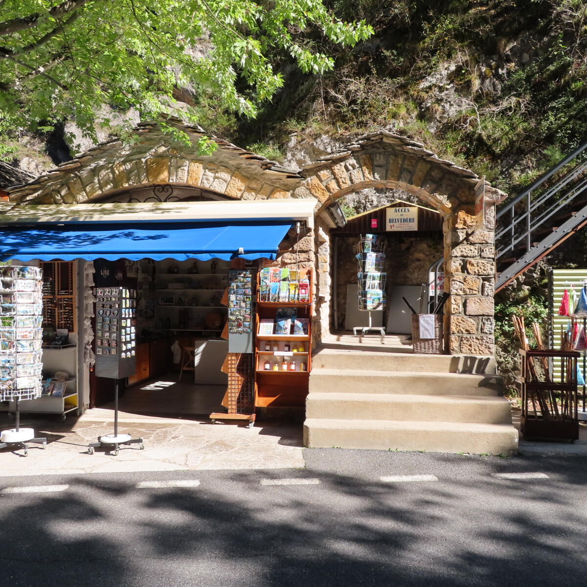 Belvédère du Pas de Soucy - Boutique souvenirs au coeur des Gorges du ...